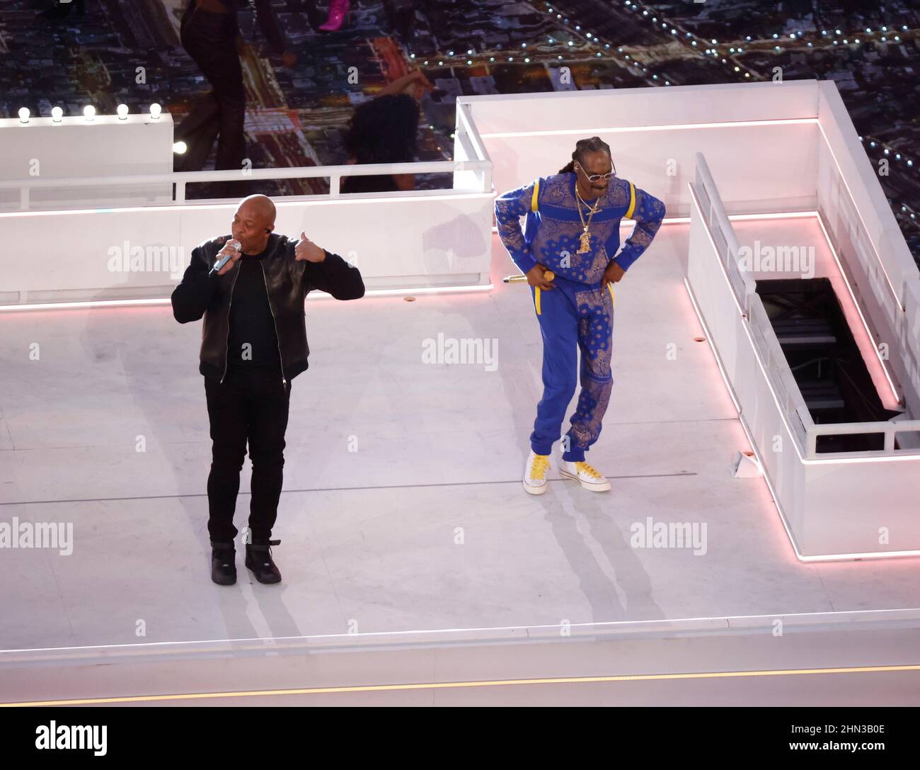 Super bowl 2022 dr dre hi-res stock photography and images - Alamy