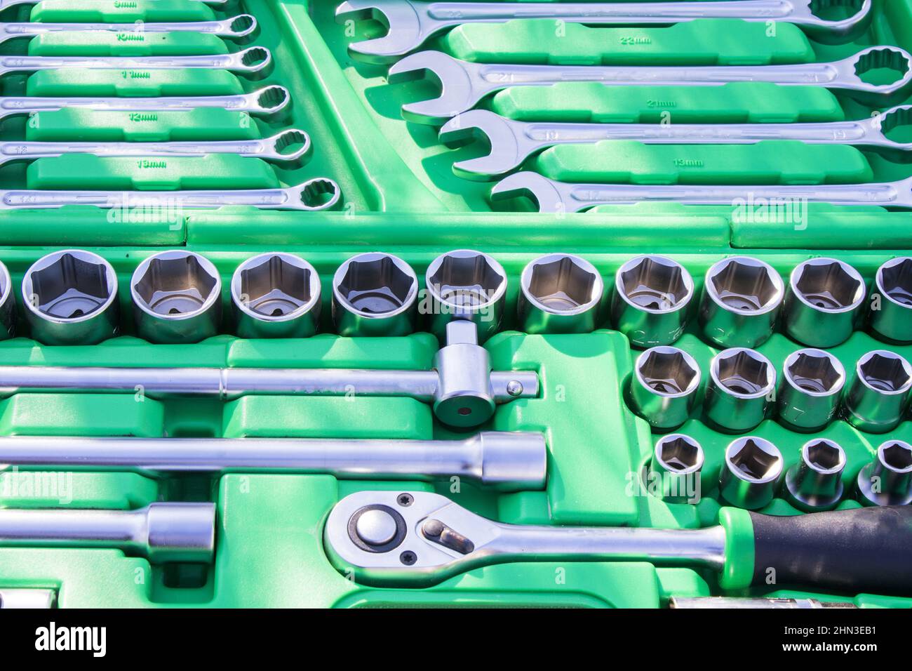 Large ratchet wrenches hi-res stock photography and images - Alamy