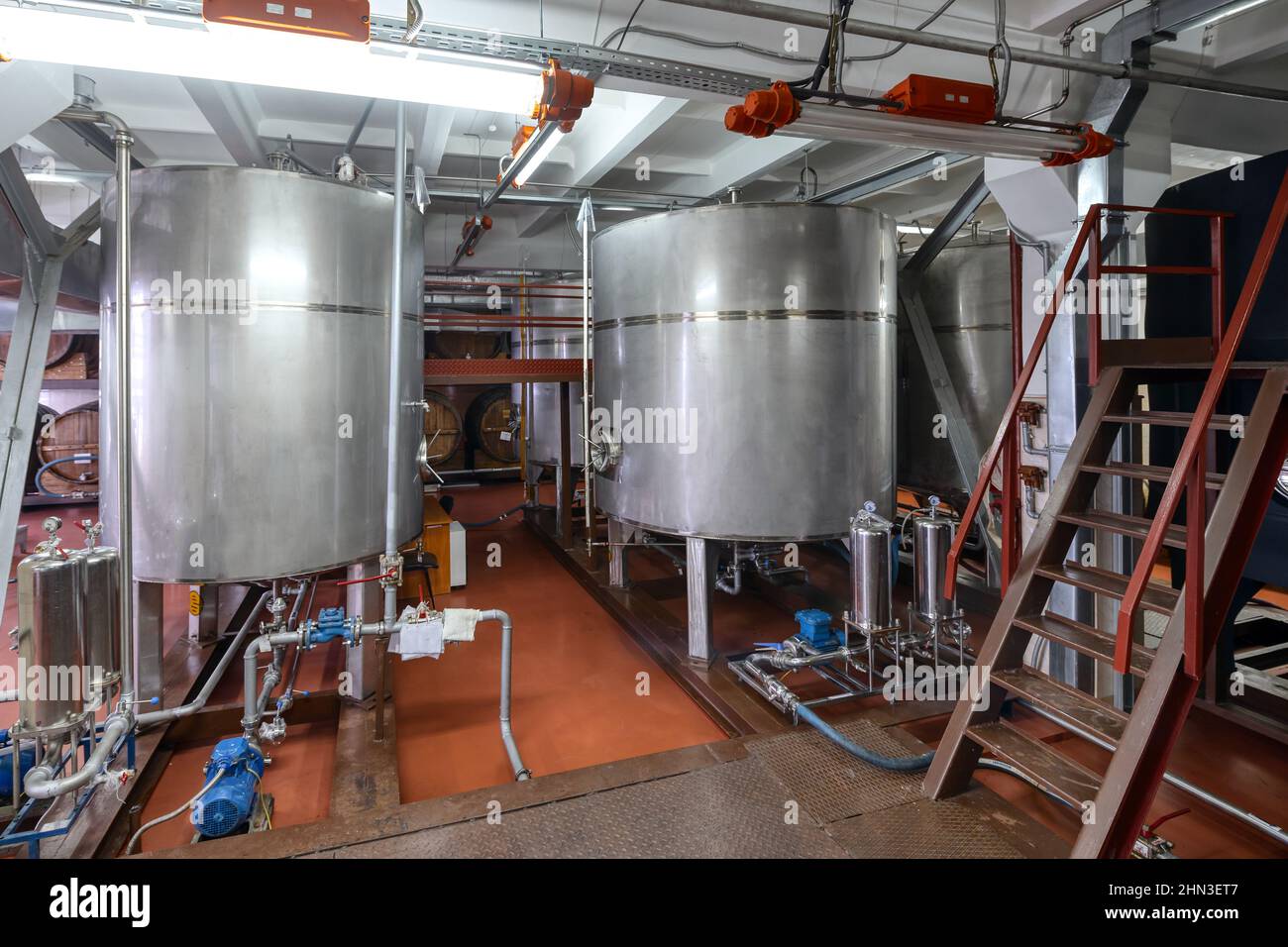 Metal tanks hi-res stock photography and images - Alamy