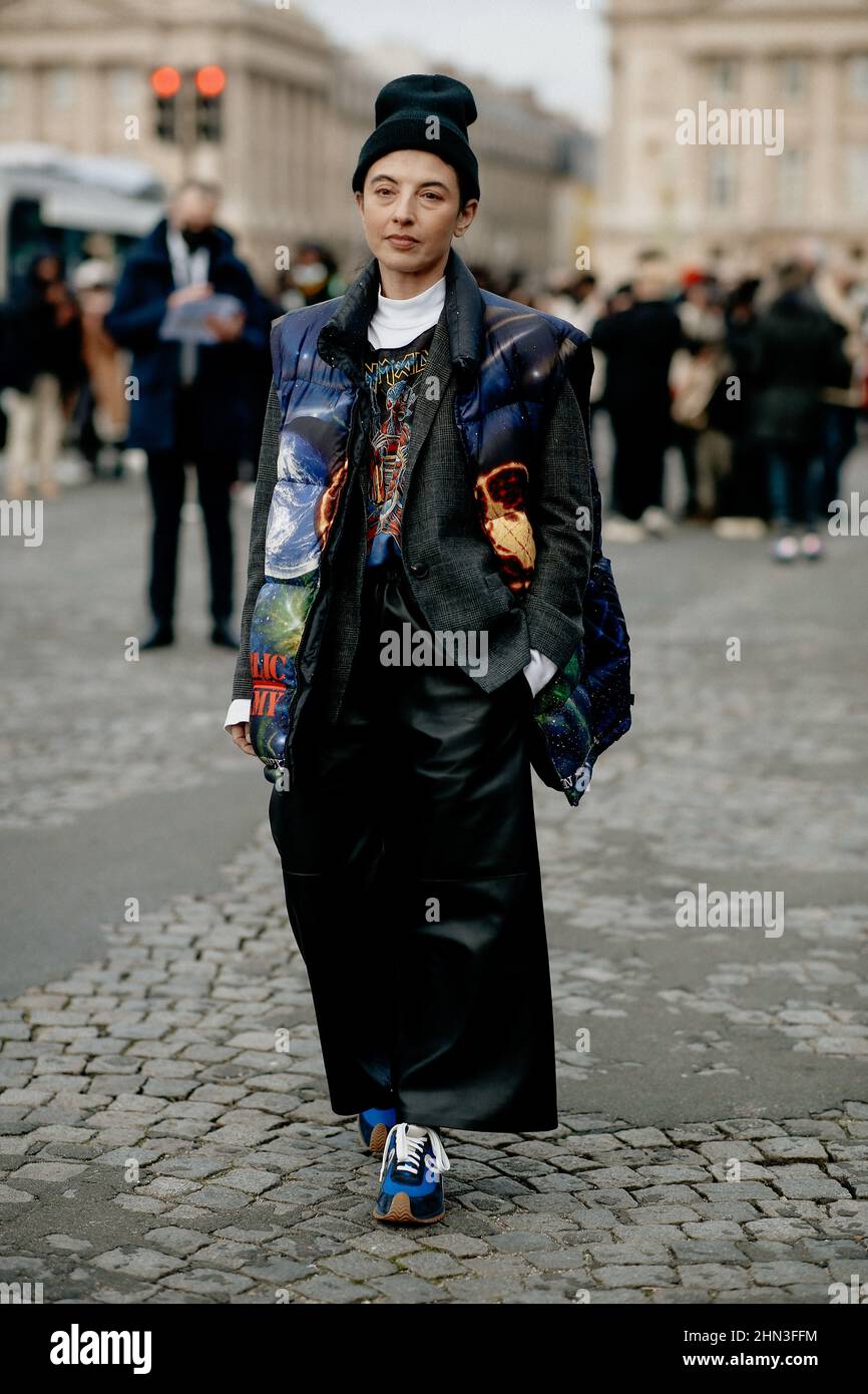Street style, Julie Ragolia arriving at Dior Fall-Winter 2022-2023 ...