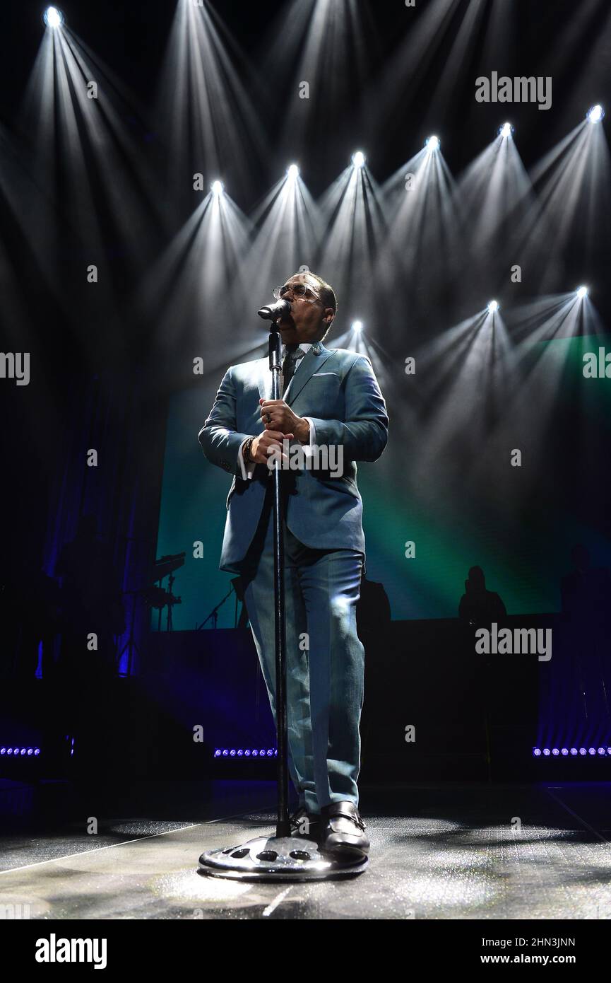Miami Fl Usa 12th Feb 2022 Gilberto Santa Rosa Performs Live On Stage During The Camínalo