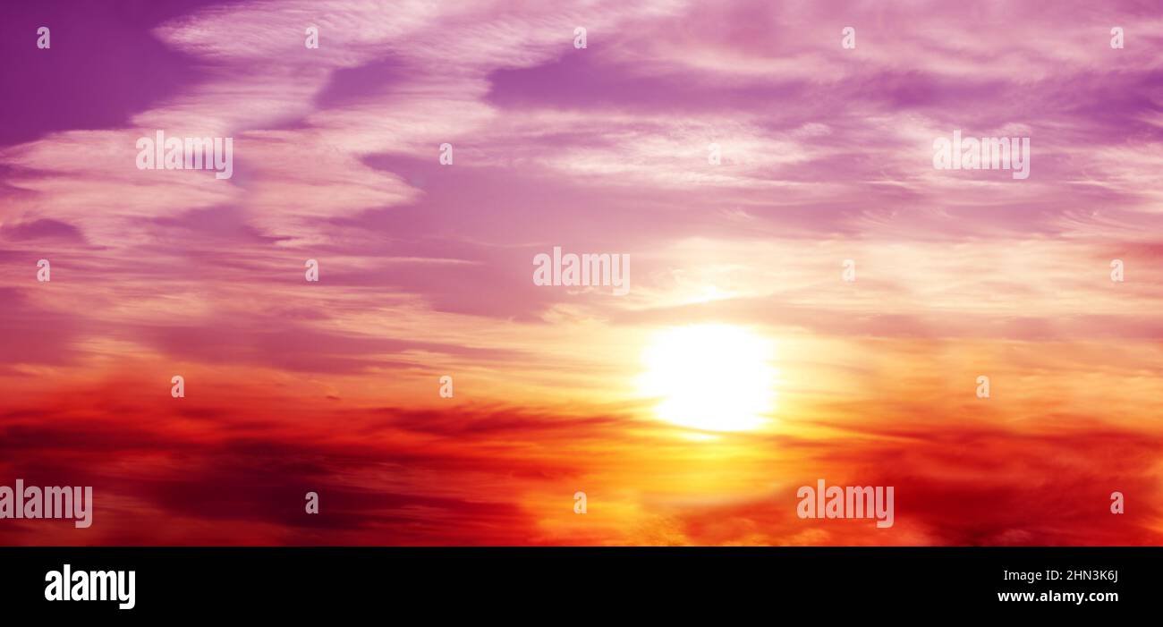 Beautiful sky at sunset time. Horizontal backdrop with dramatic sunset ...