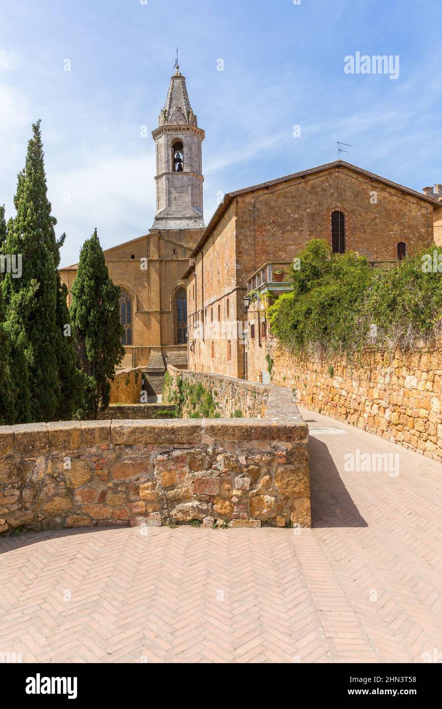 Church in the village of Pienza in italy Stock Photo - Alamy
