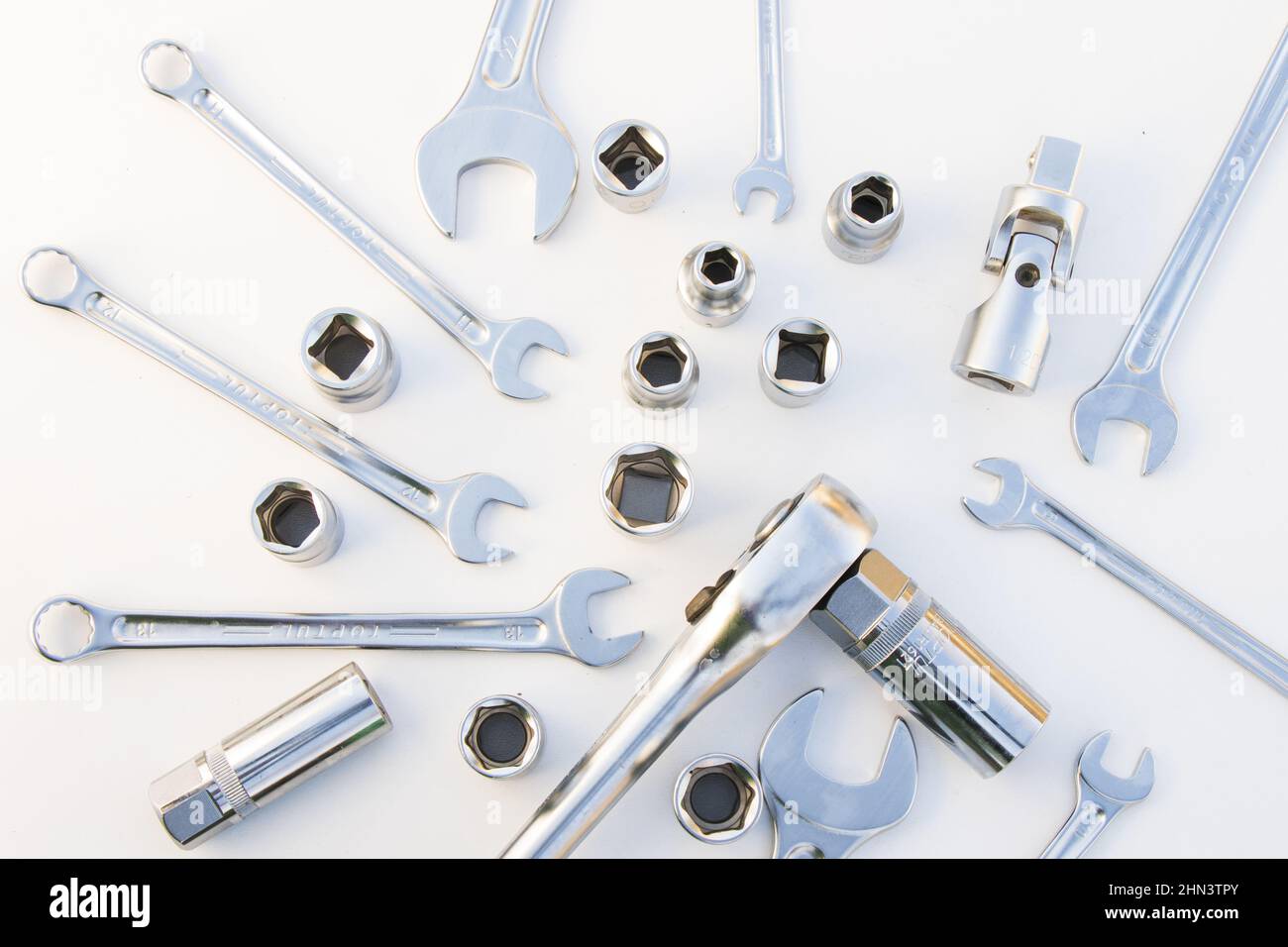 Large ratchet wrenches hi-res stock photography and images - Alamy