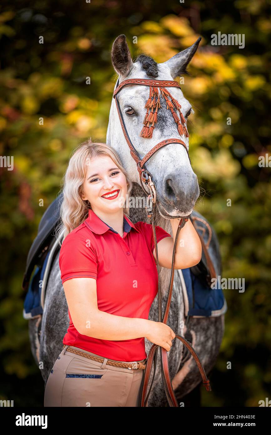 Grey warlander mare hi-res stock photography and images - Alamy