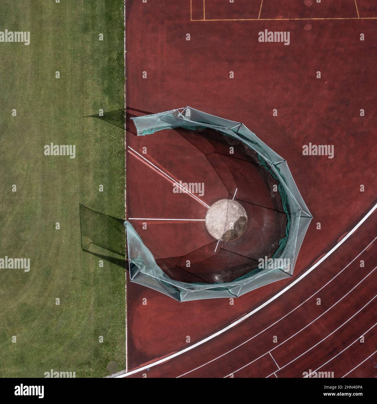 Discus shape hi-res stock photography and images - Alamy