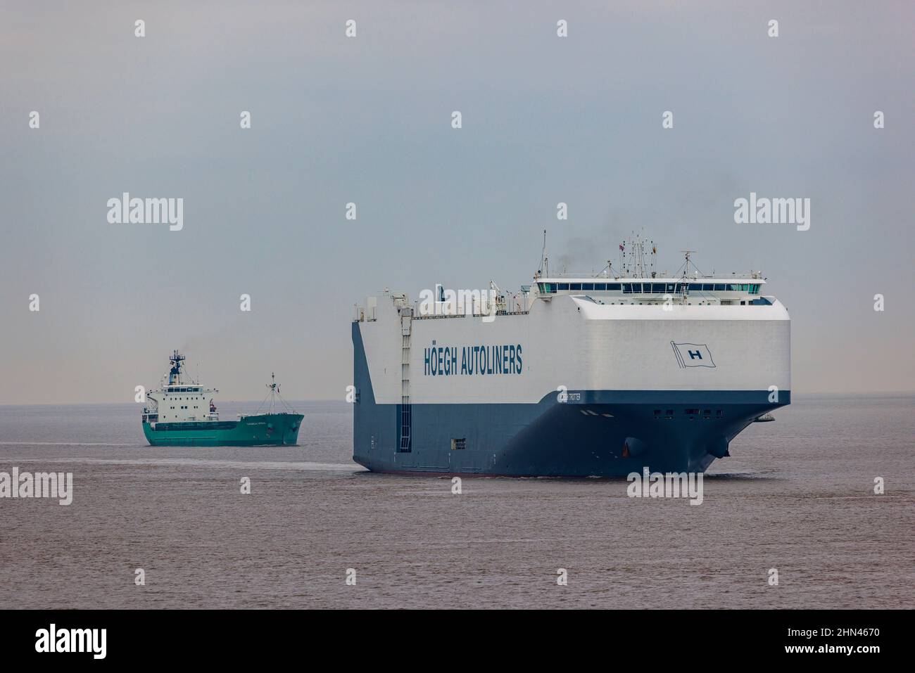 RoRo Hoegh Trotter heading for Royal Portbury docks Stock Photo - Alamy