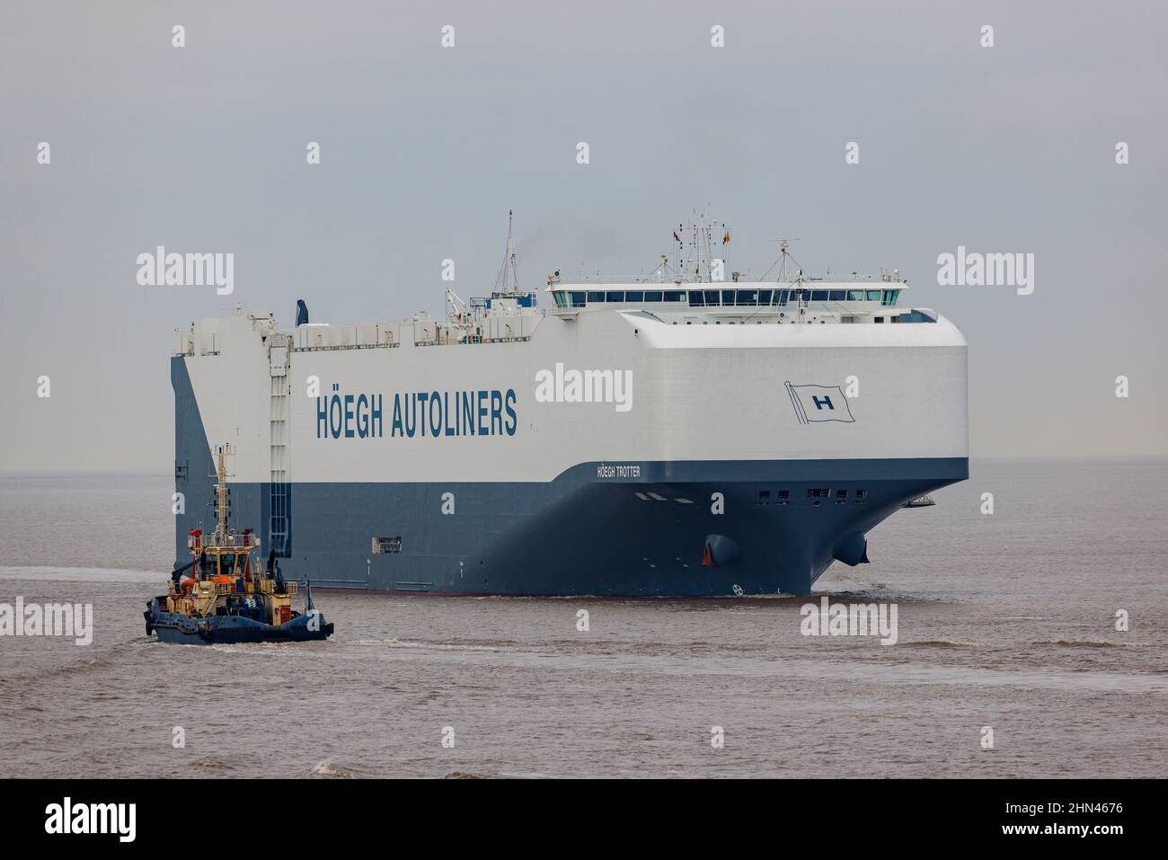 RoRo Hoegh Trotter heading for Royal Portbury docks Stock Photo - Alamy