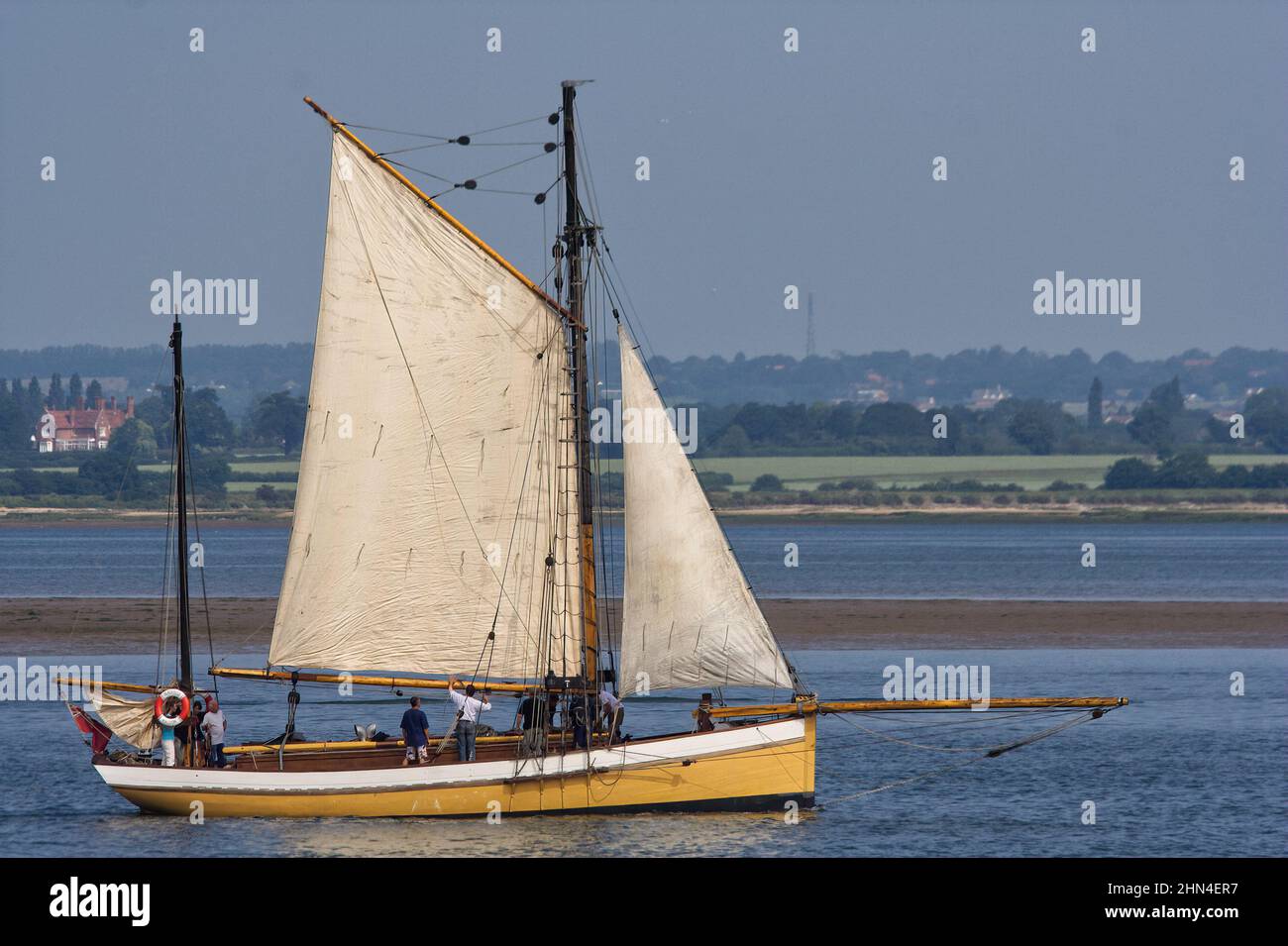 Ketch rigged smack hi-res stock photography and images - Alamy