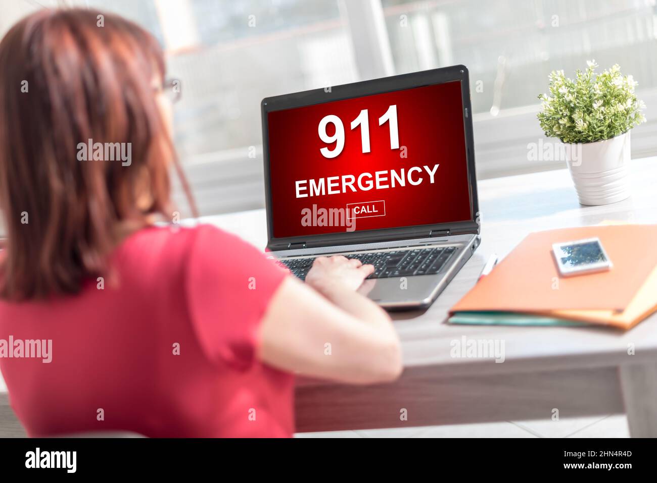 Laptop screen displaying an emergency concept Stock Photo - Alamy
