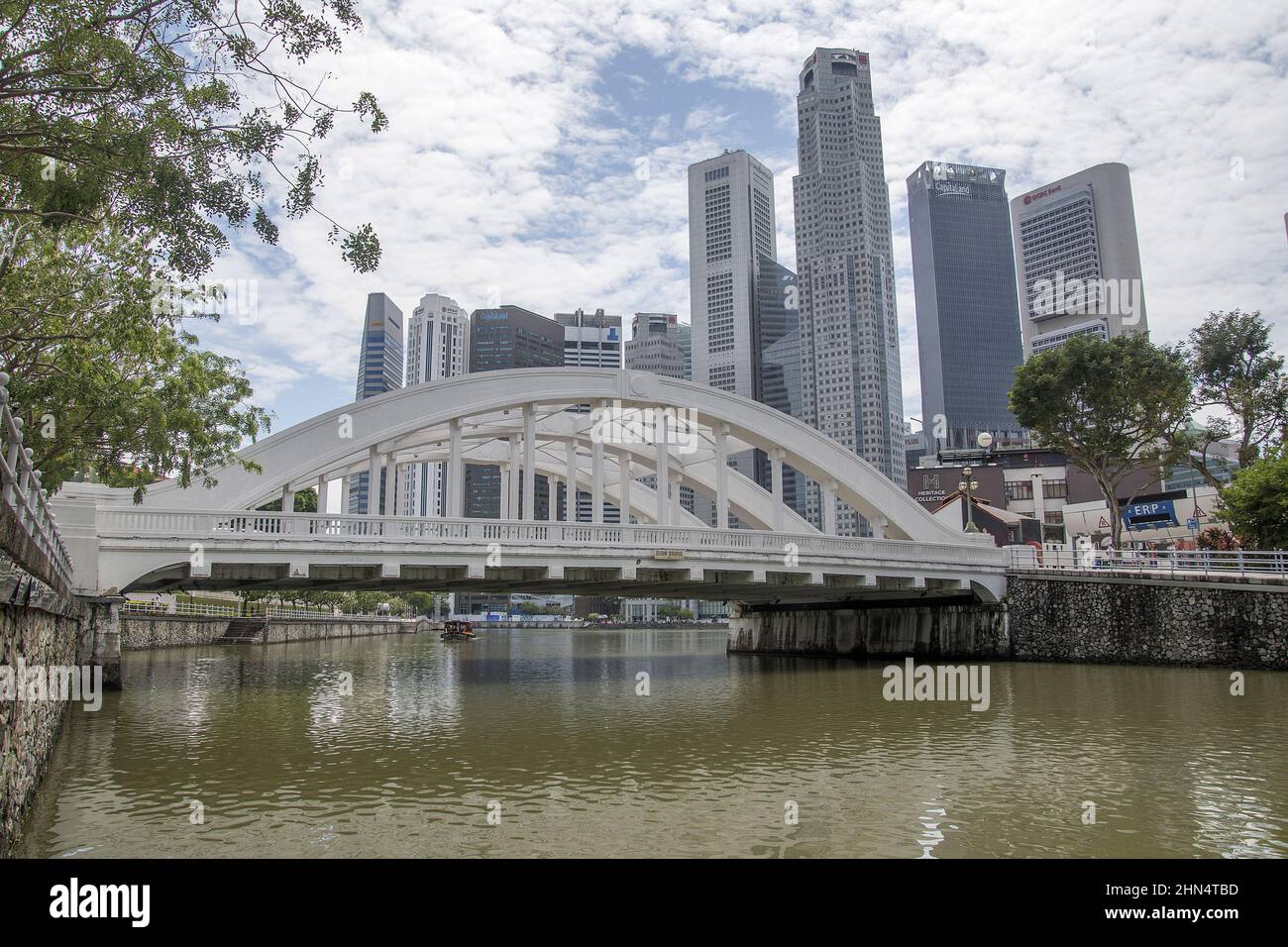 Elgin Bridge and the Singapore River Stock Photo - Alamy