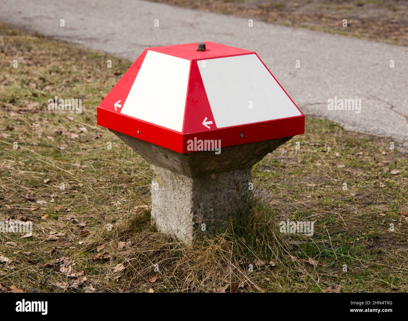 direction sign to give the right direction for traffic Stock Photo - Alamy