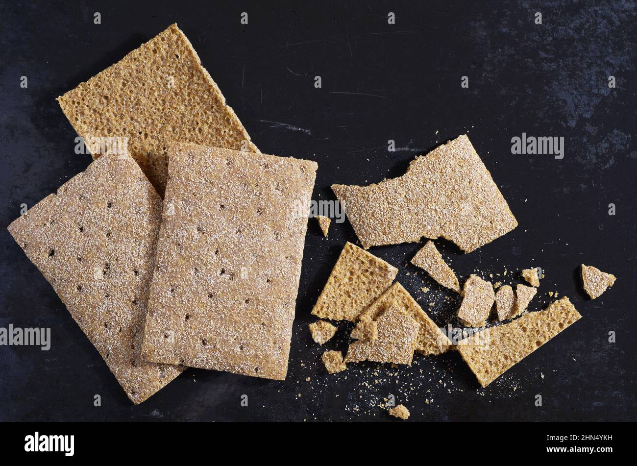 Broken whole grain crisp bread hi-res stock photography and images - Alamy