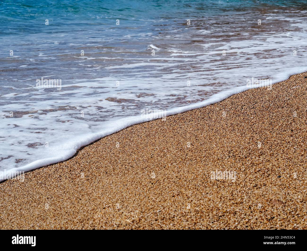 Seascape of sandy seashore. Place for text Stock Photo - Alamy