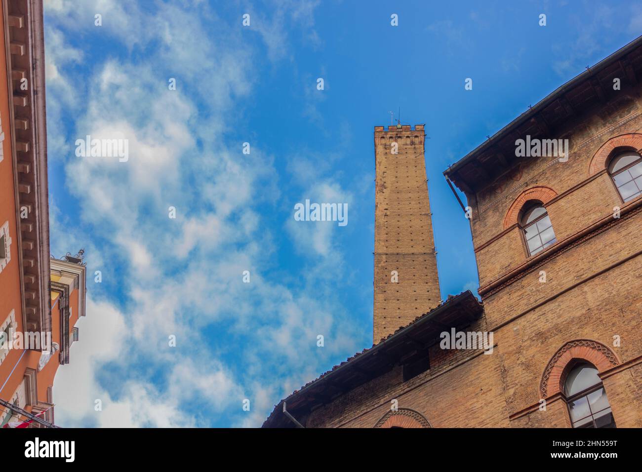 Very low angle buildings medieval hi-res stock photography and images ...