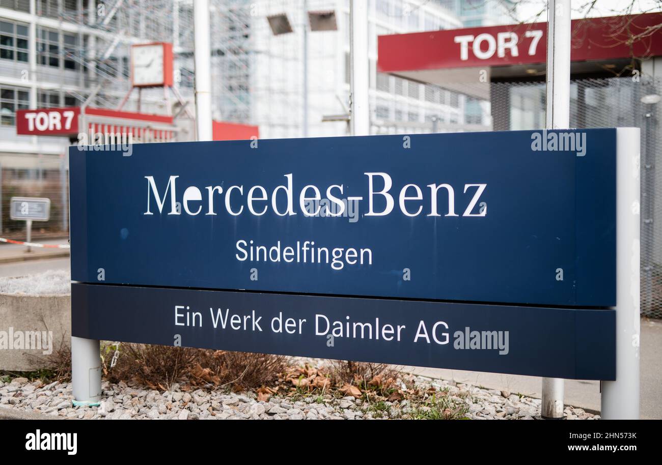 Mercedes benz factory premises hi-res stock photography and images - Alamy