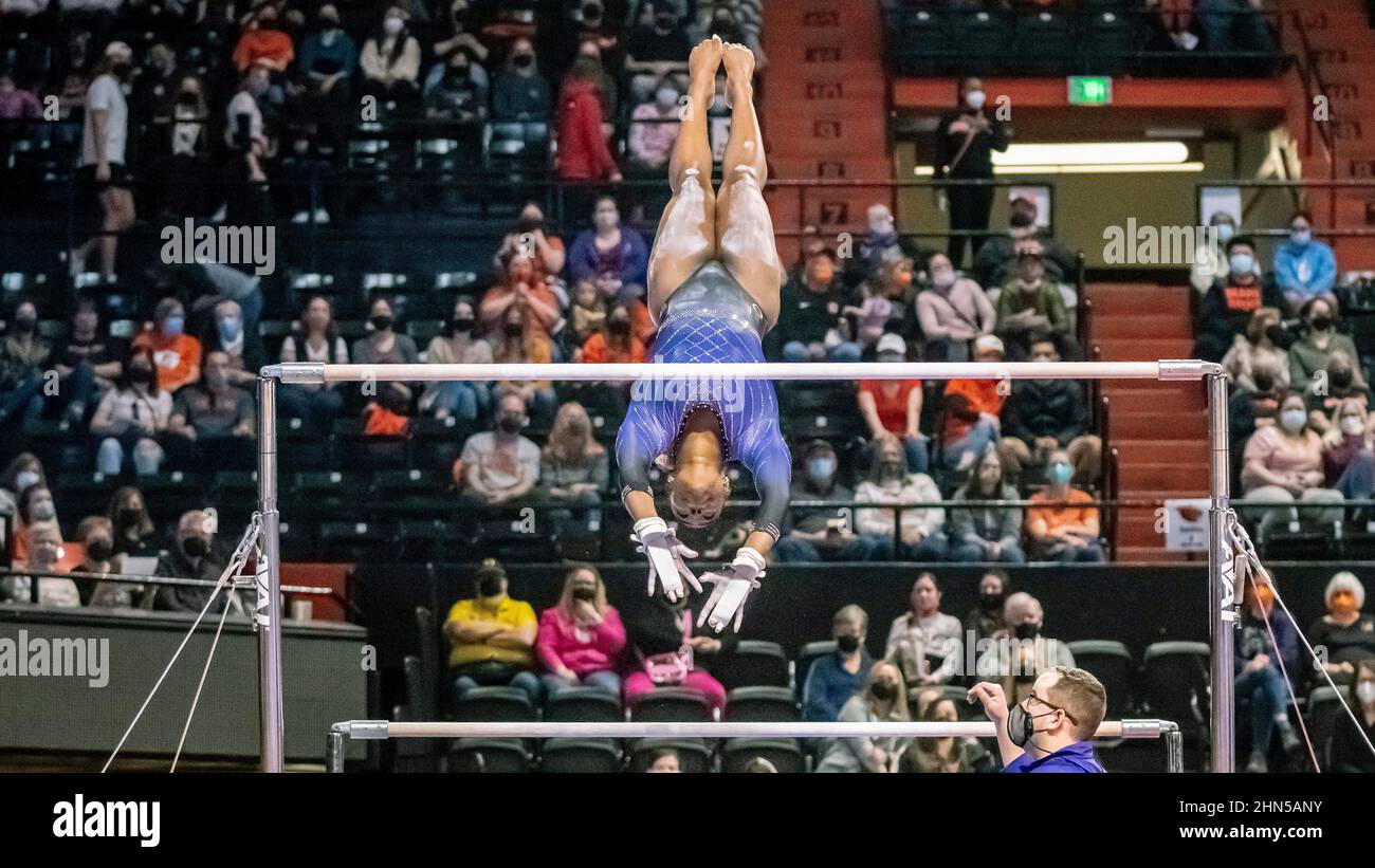 Corvallis, USA. 13th Feb, 2022. WSU's Deiah Moody floats from the low ...