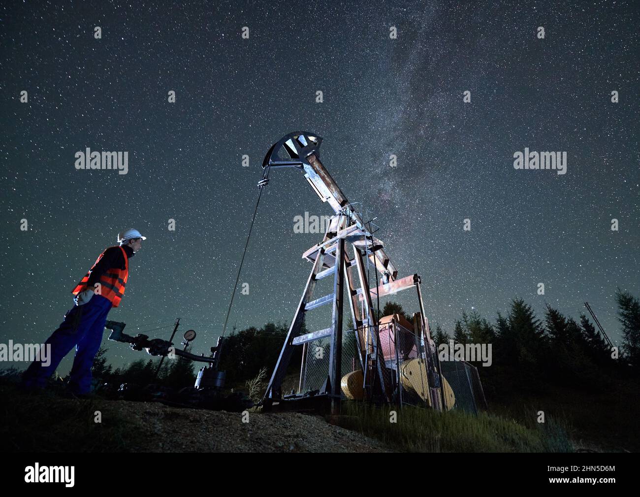 Drilling rig night hi-res stock photography and images - Alamy