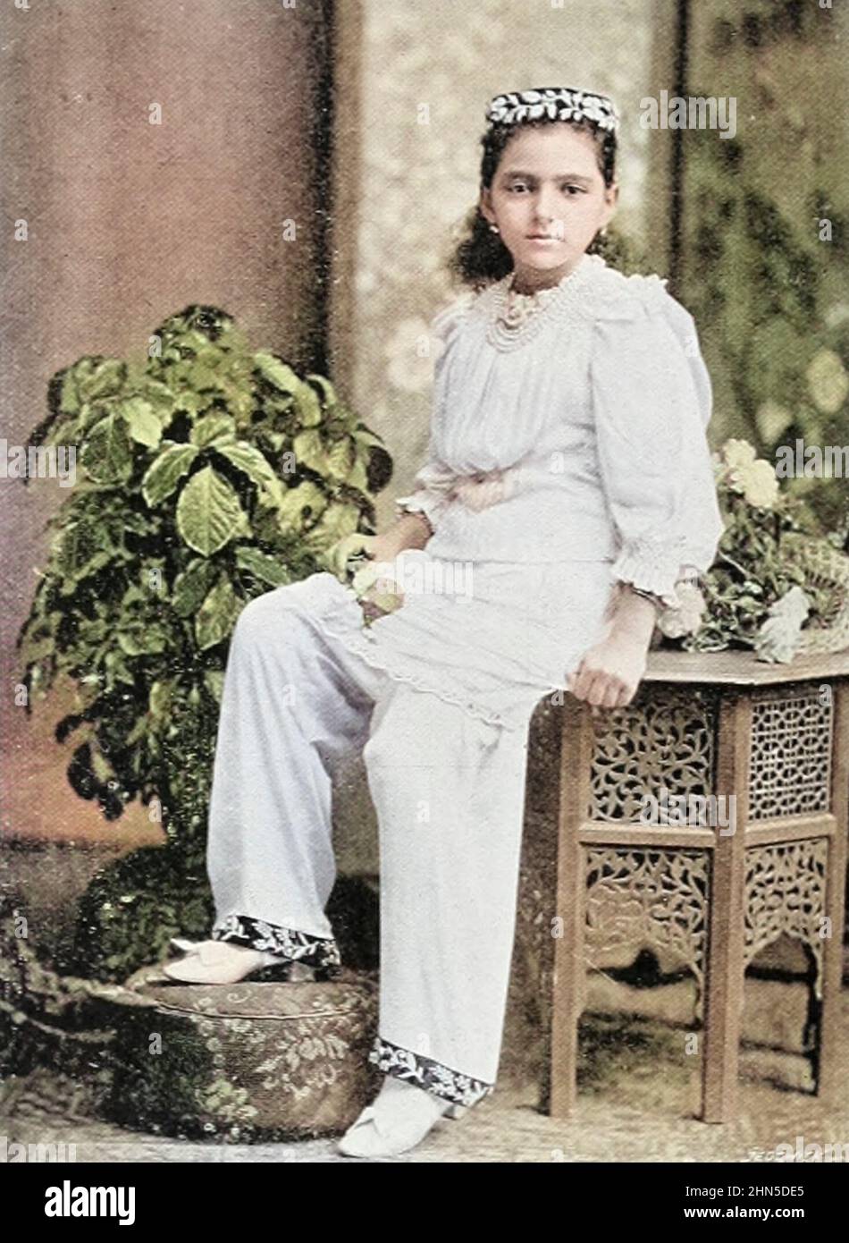 Vintage photo of indian woman in traditional dress hi-res stock ...
