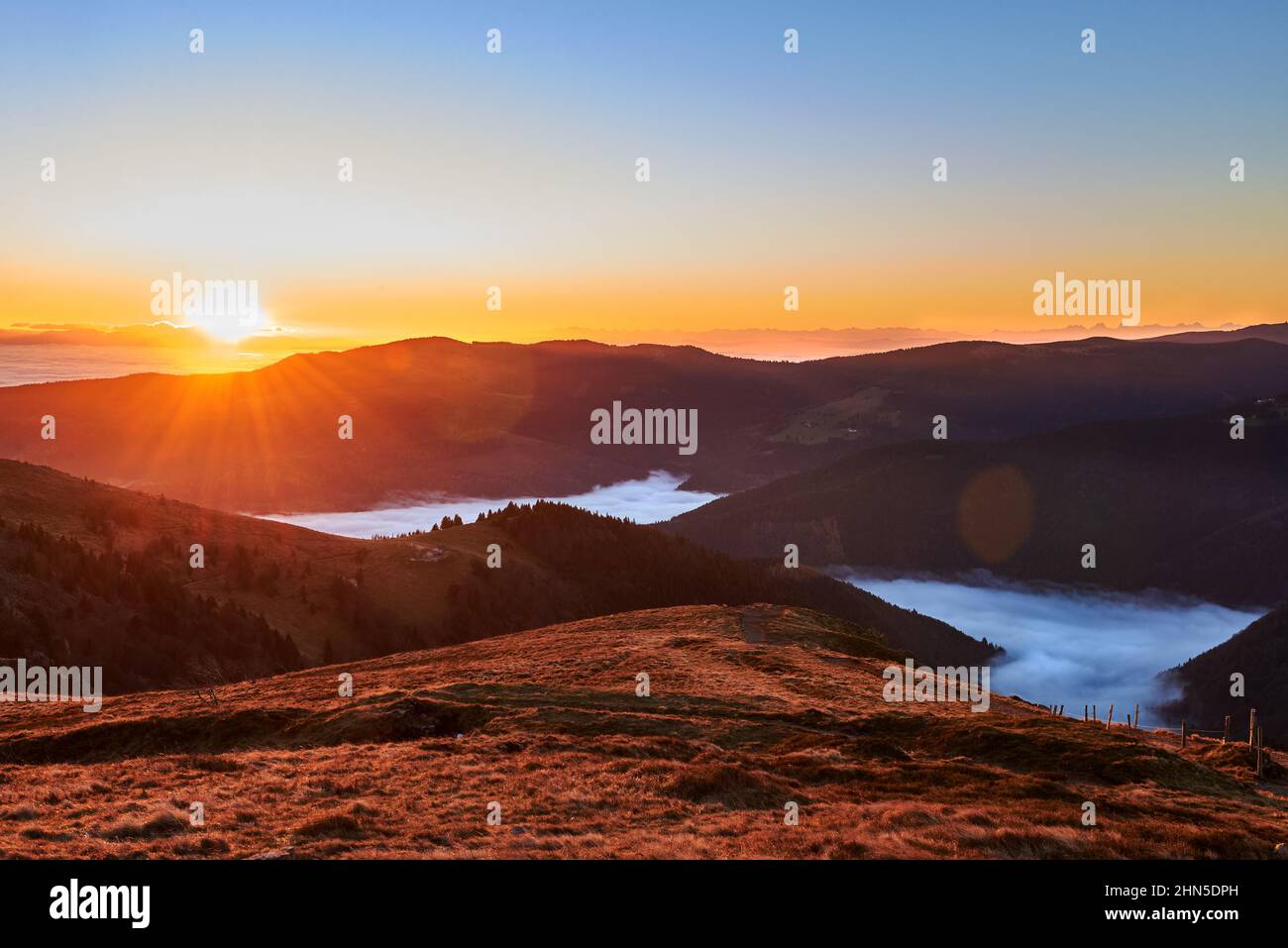 Rising and setting of the sun hi-res stock photography and images - Alamy