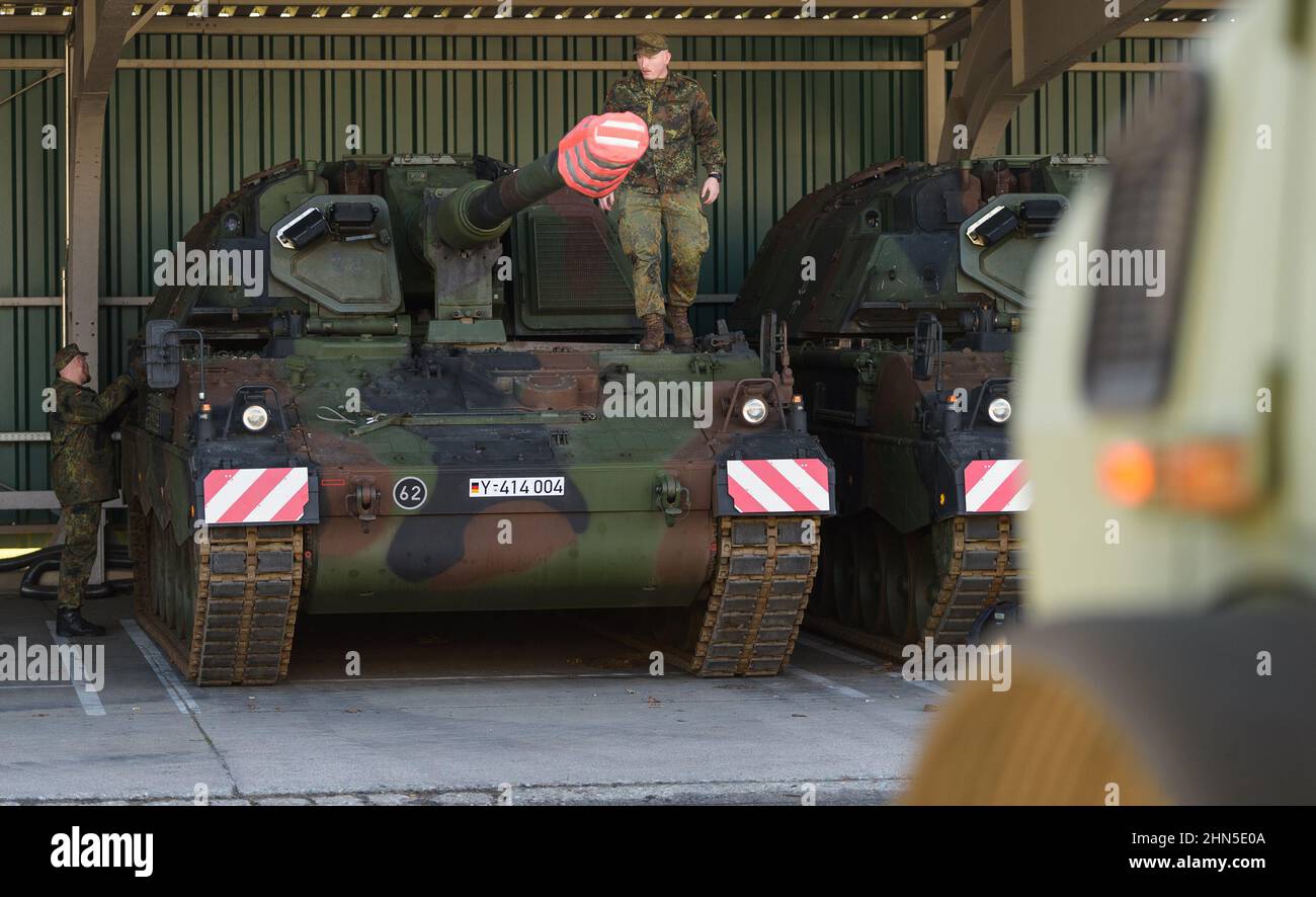 Munster, Germany. 14th Feb, 2022. Bundeswehr self-propelled howitzers ...