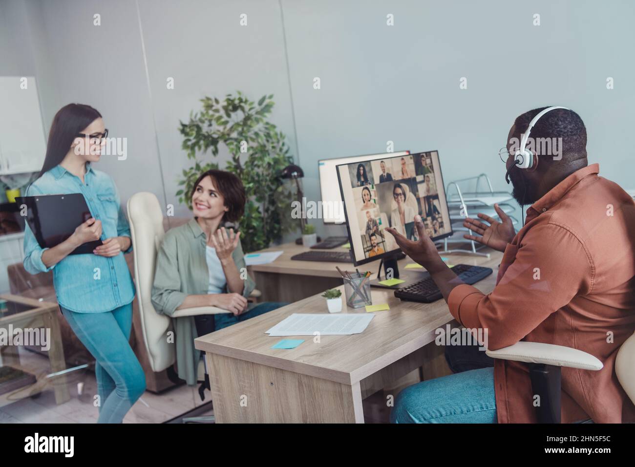 Photo of marketing company day lady discuss earnings development guy ...