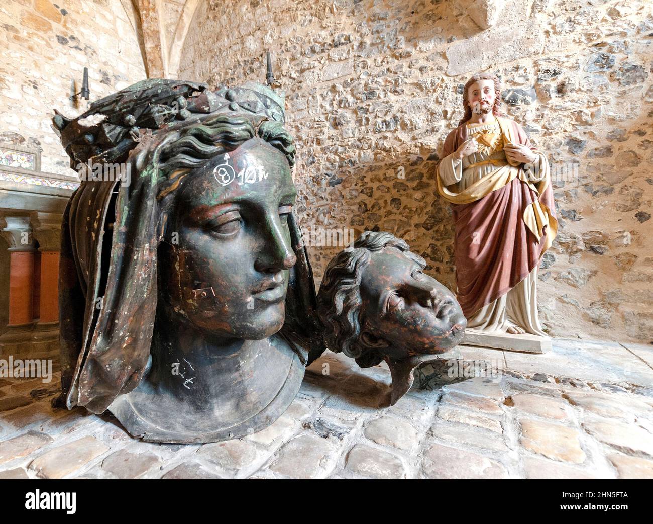 Norman romanesque architecture hi-res stock photography and images - Alamy