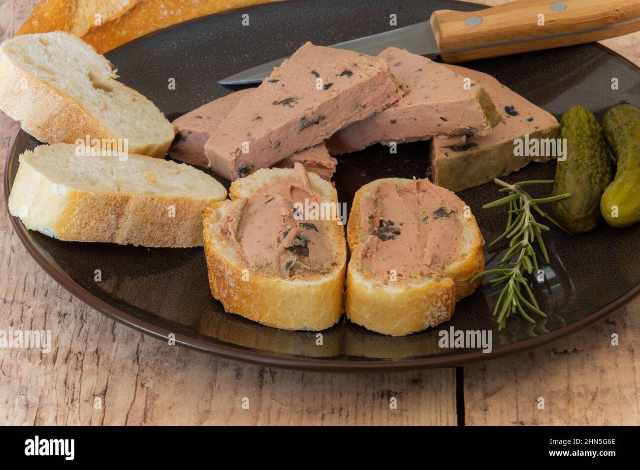 Liver mousse spread hi-res stock photography and images - Alamy