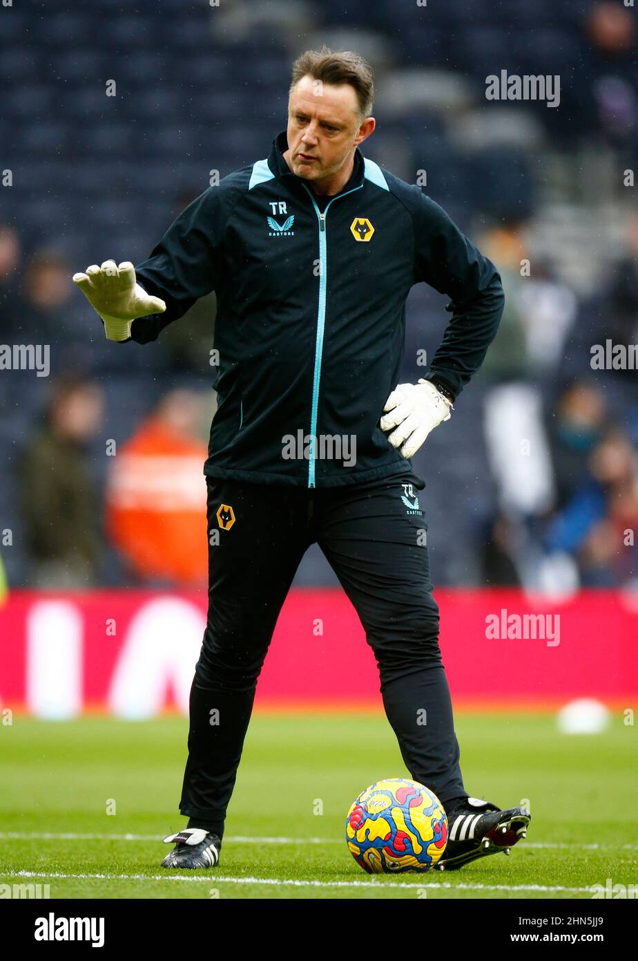 Tottenham hotspur goalkeeper coach hi-res stock photography and images ...