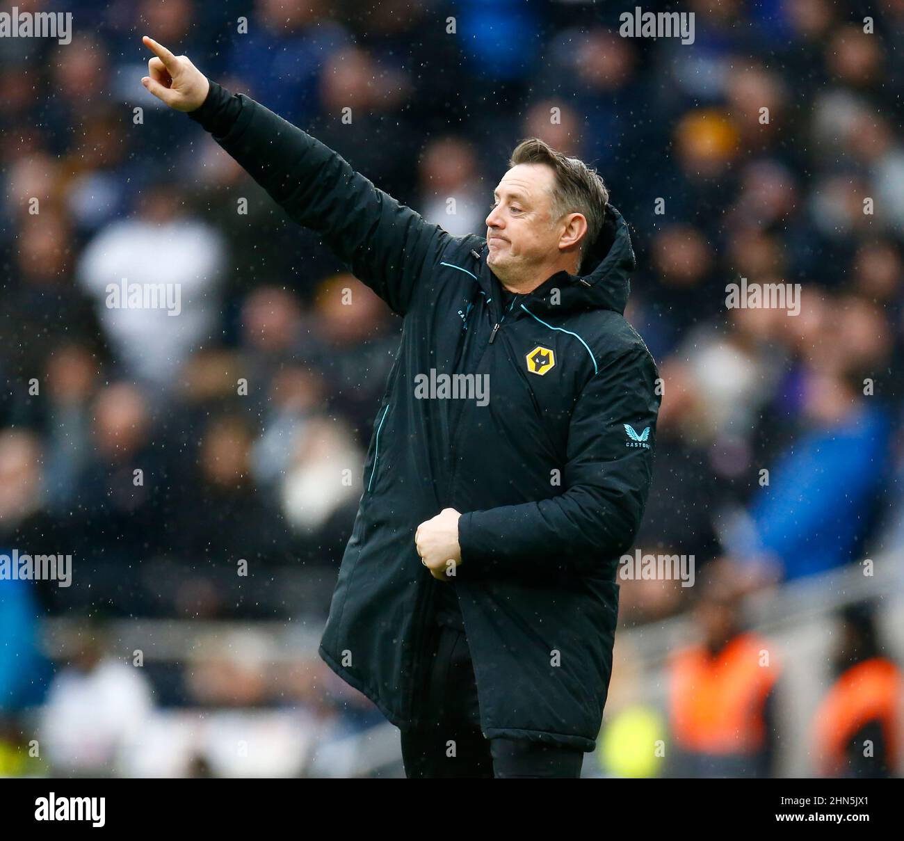 Wolverhampton wanderers goalkeeper hi-res stock photography and images ...