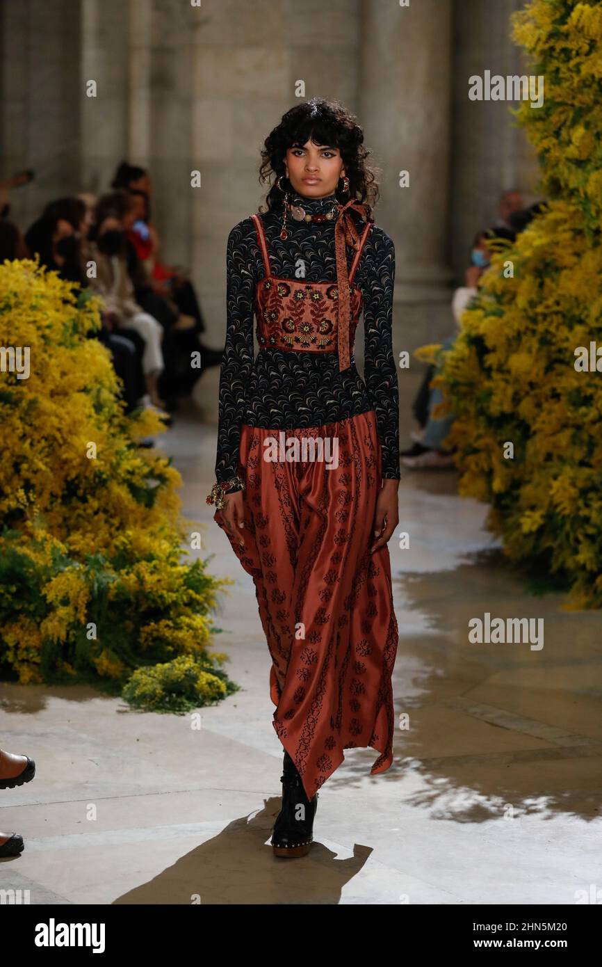 Ulla johnson runway hi-res stock photography and images - Alamy