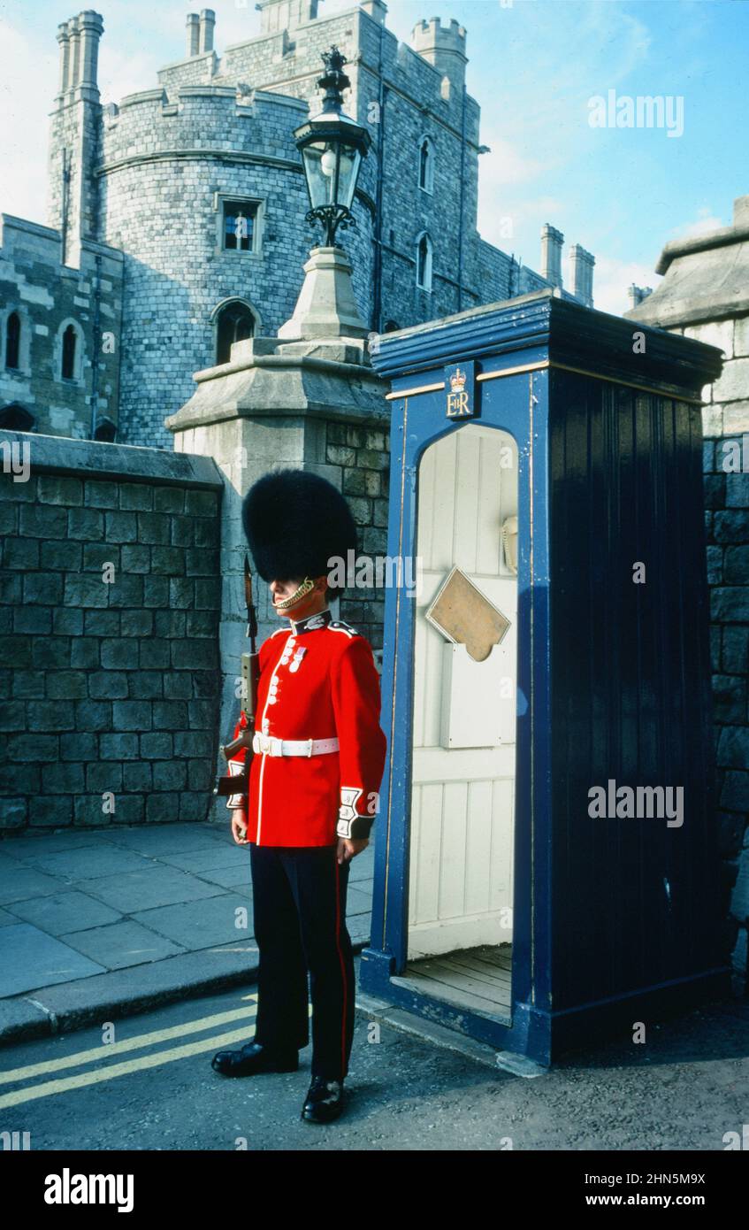 Guard duty sentry box hi-res stock photography and images - Alamy