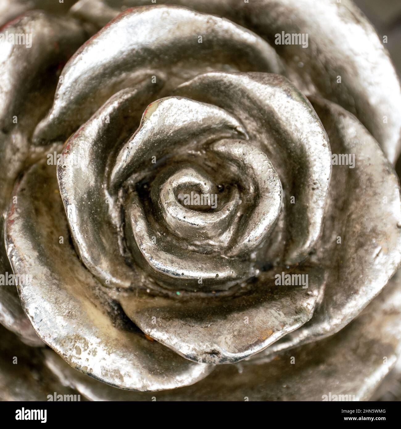 Europe. Sculpture of a rose made of metal. Iron flower Stock Photo - Alamy