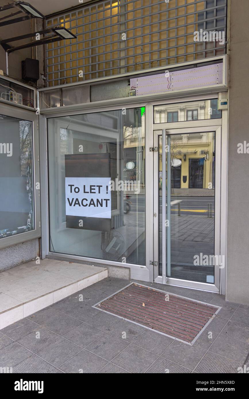 To Let Vacant Shop Retail Store Space Stock Photo - Alamy