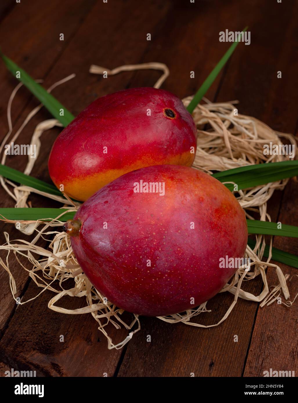 Ripe fruits in straw hi-res stock photography and images - Alamy