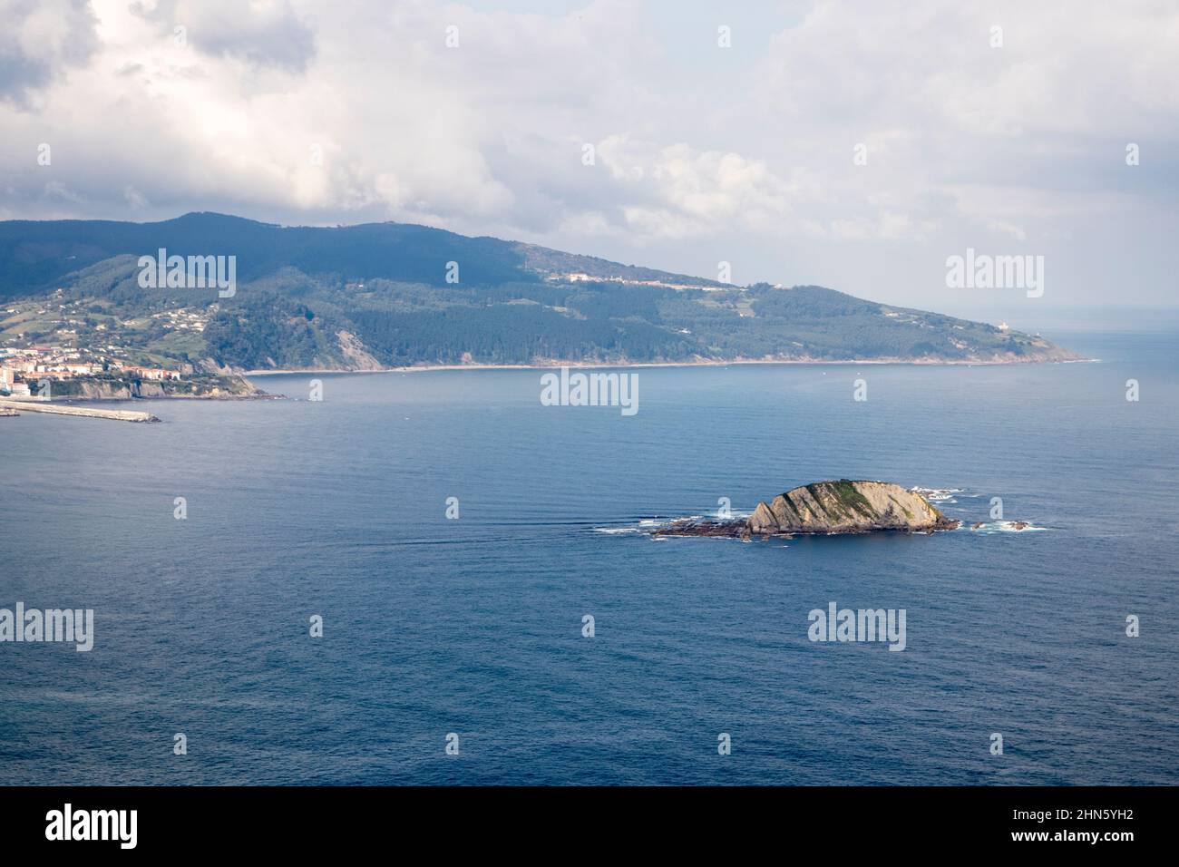 Izaro Island from Mount Ogoño Stock Photo - Alamy