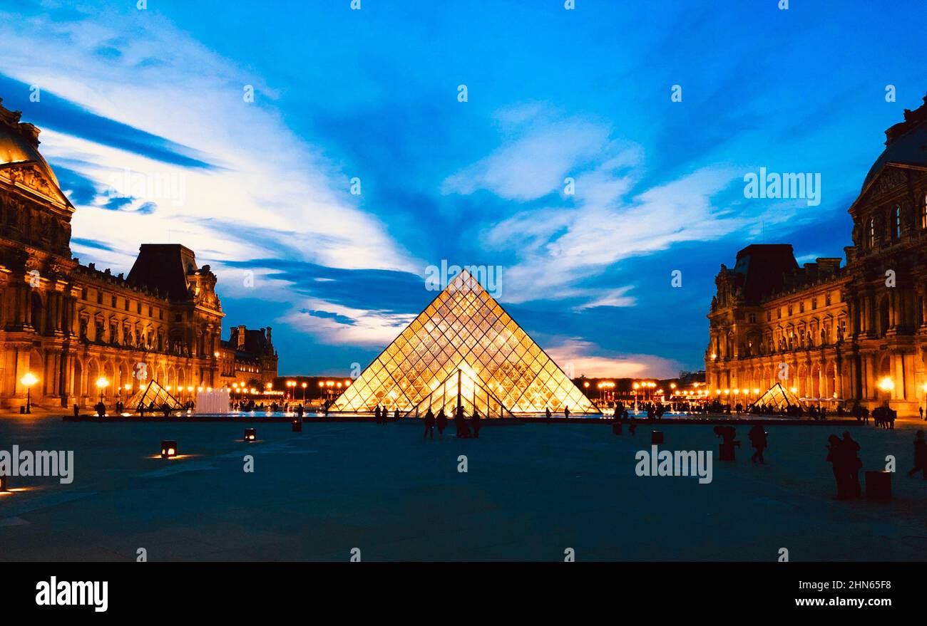 Under pyramid louvre museum hi-res stock photography and images - Alamy