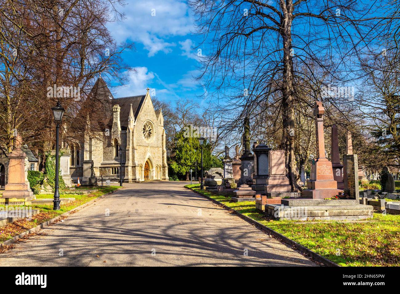 Manor park and cemetery and london hi-res stock photography and images ...
