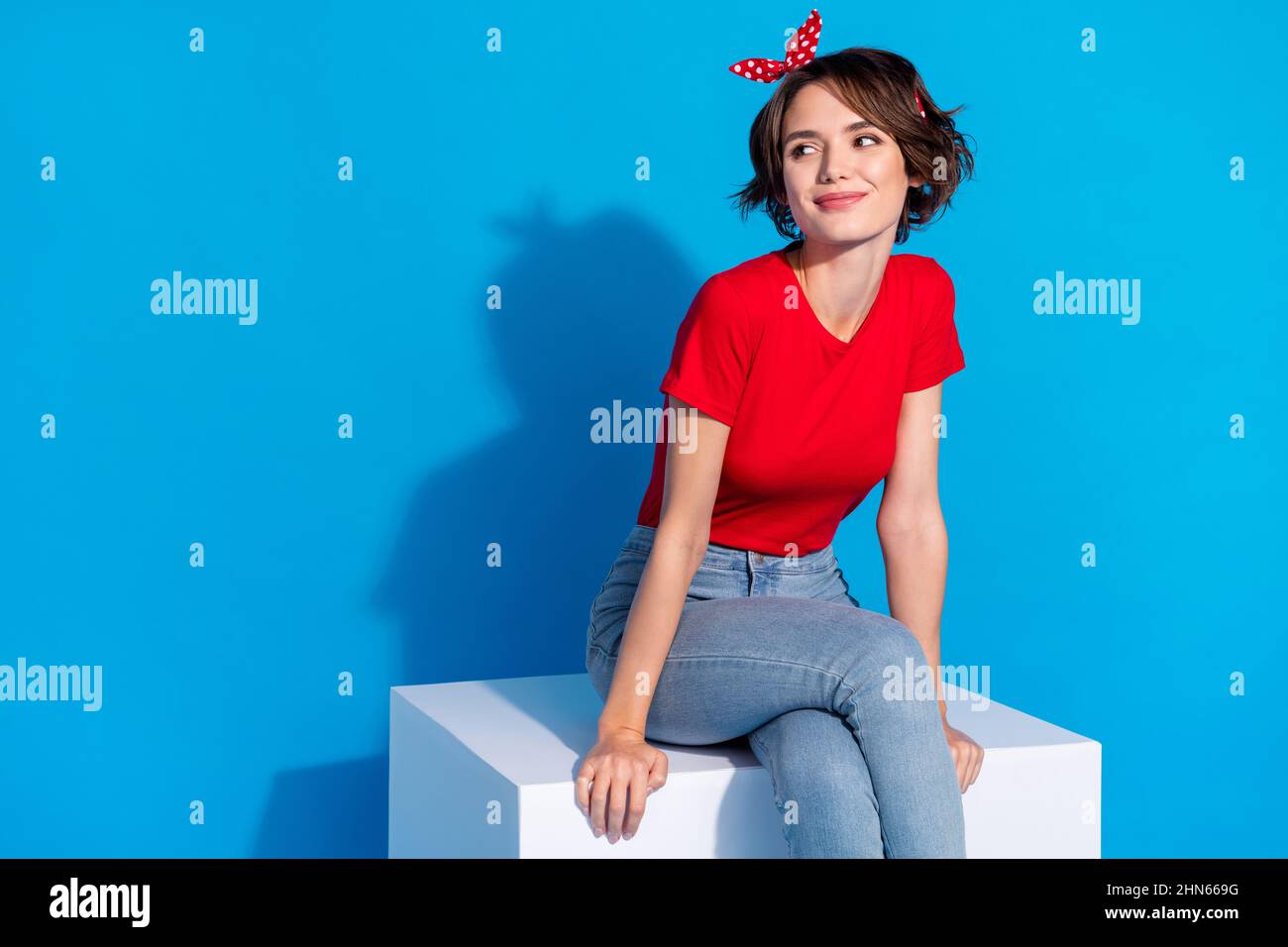 Photo of young adorable girl wonder look empty space imagination ...