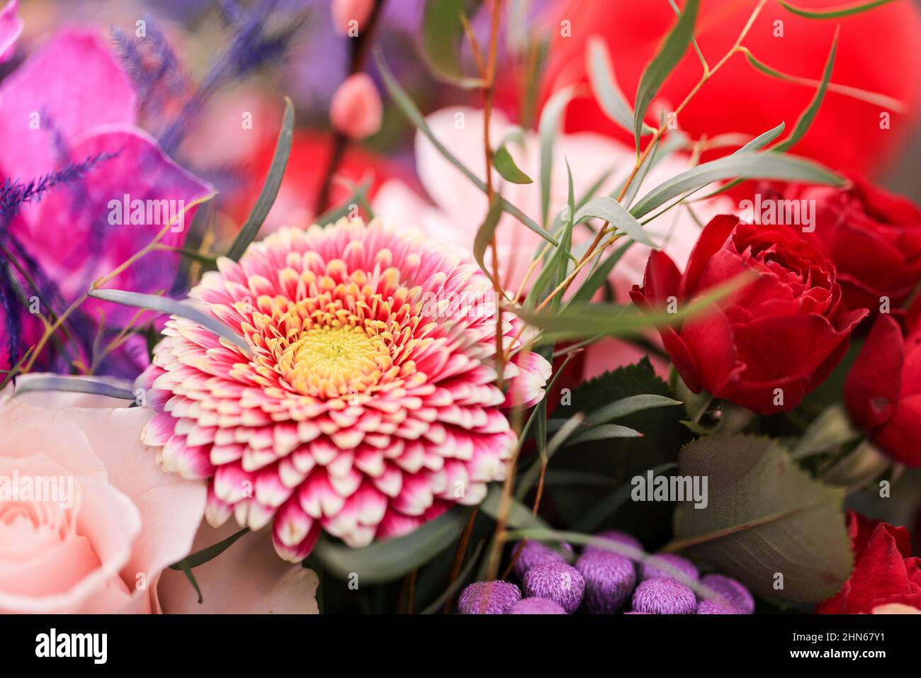 Photos showing a bunch or bouquet of flowers for Valetines Day ...