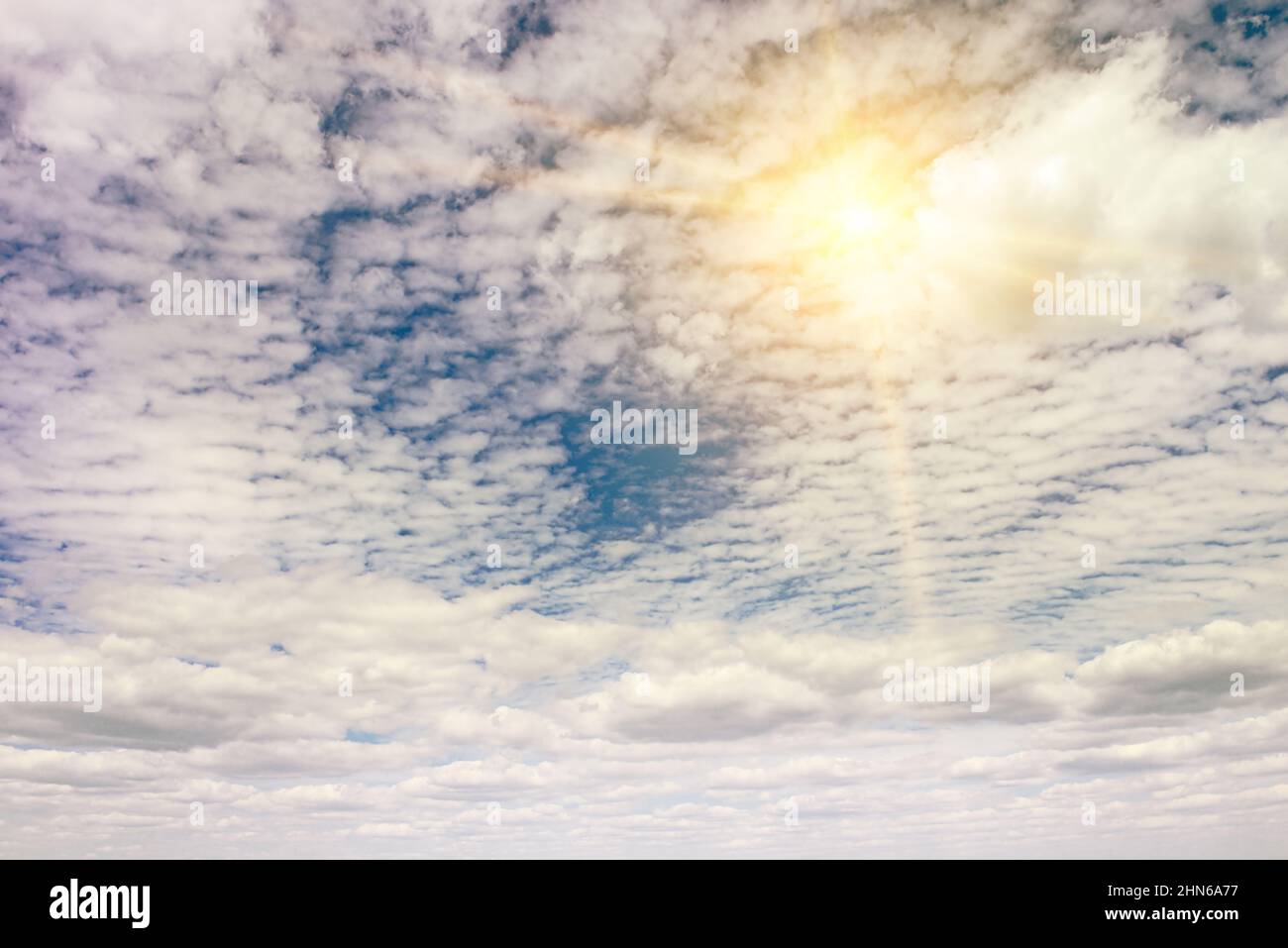 Sunrise sky cirrus hi-res stock photography and images - Alamy