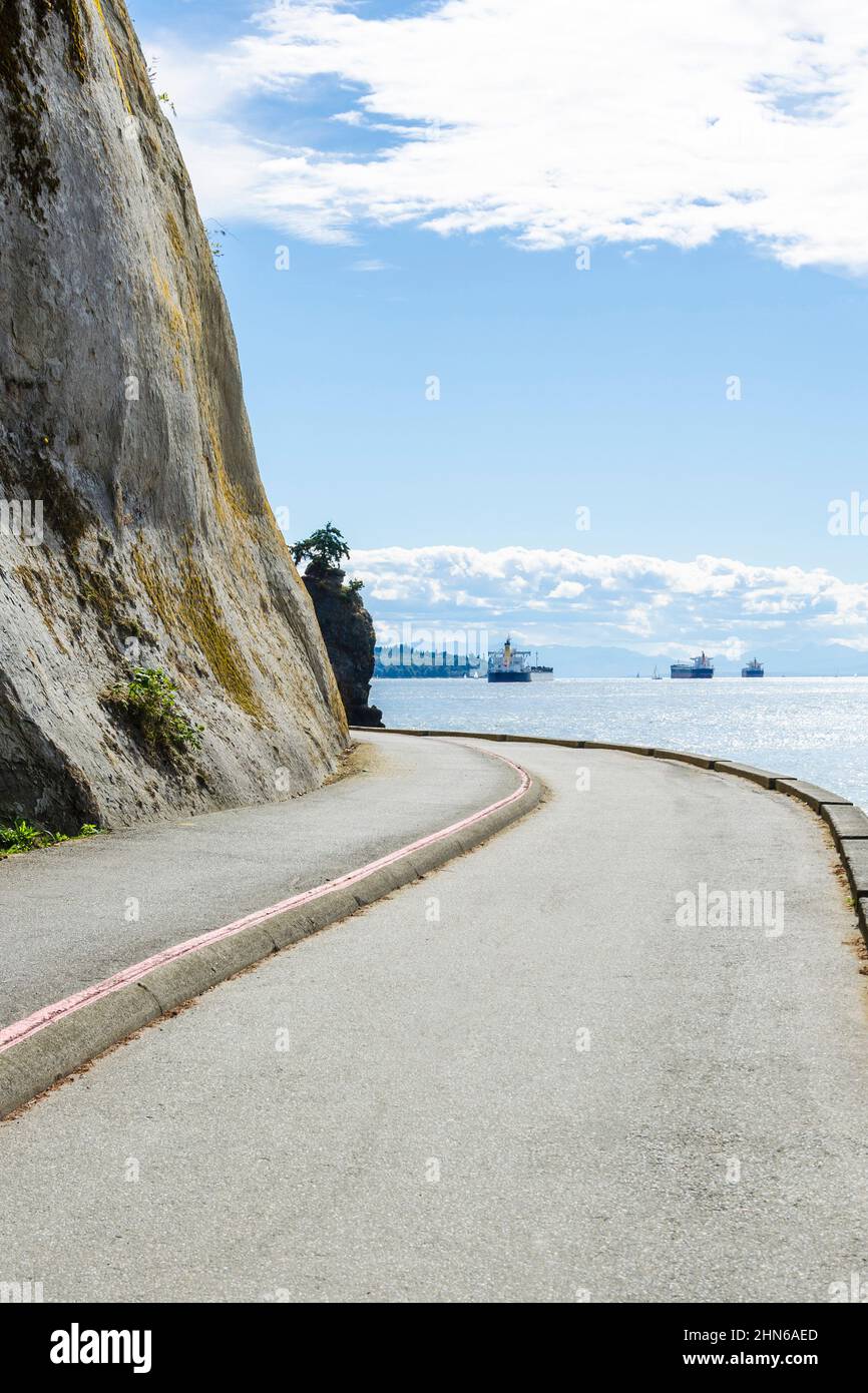Blue sky background sea side road hi-res stock photography and images ...