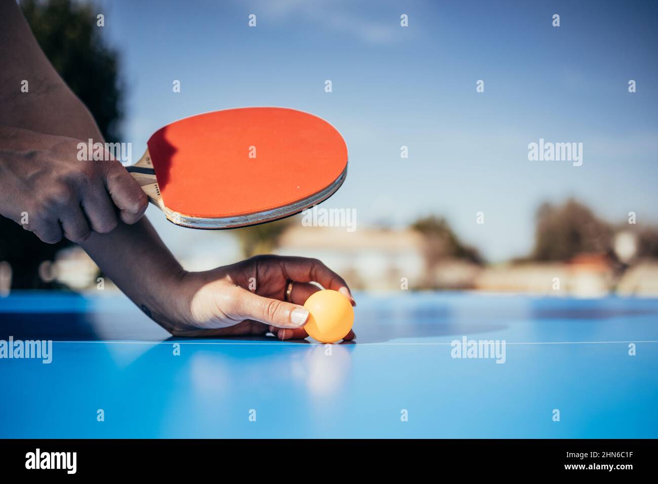 Table tennis table outside hi-res stock photography and images - Alamy