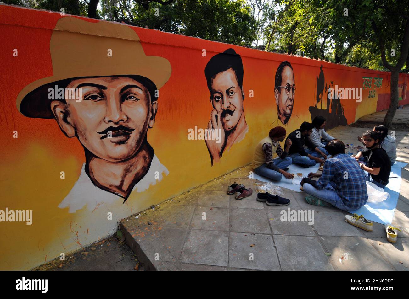 Delhi Street Art Group members makes the finishing touches on the ...