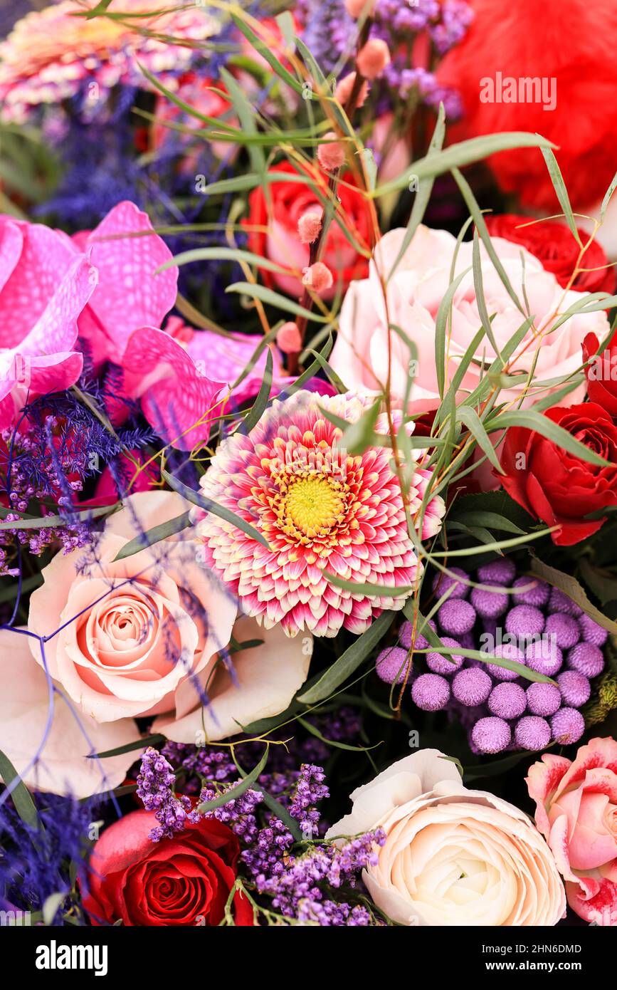 Photos showing a bunch or bouquet of flowers for Valetines Day ...