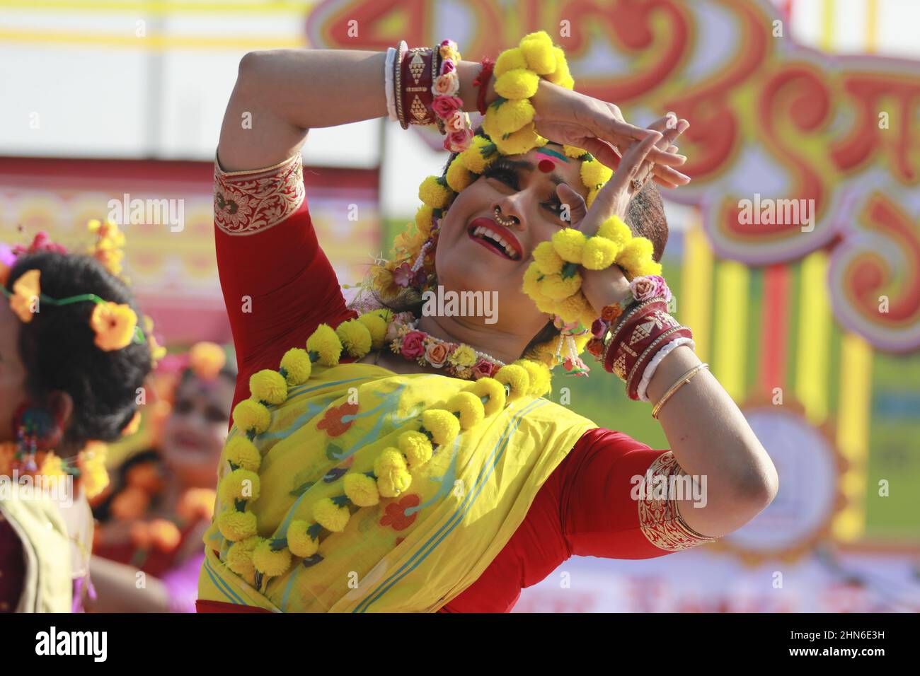 Dhaka, Bangladesh. 14th Feb, 2022. Bangladeshi artists performs dance ...