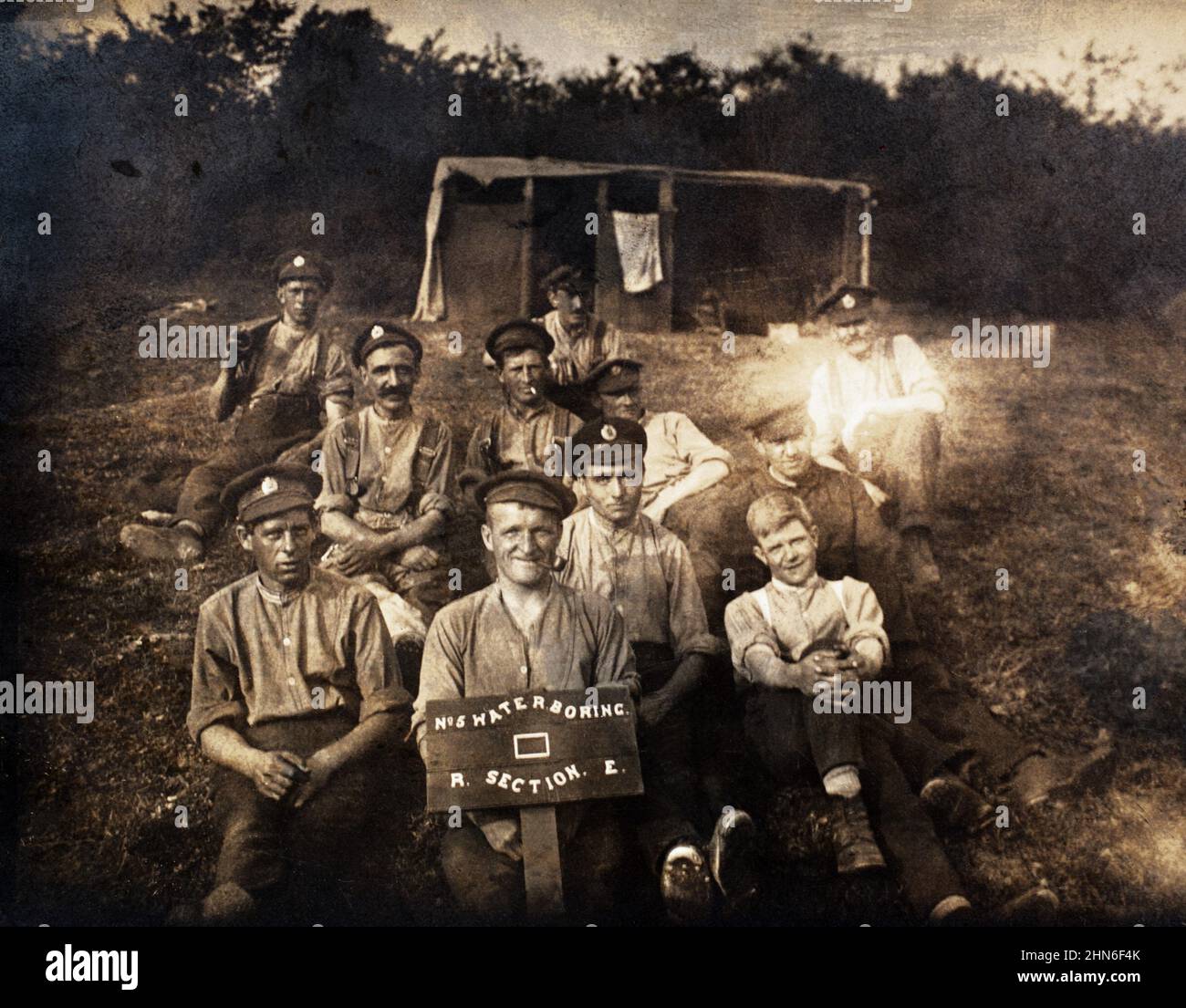 Ww1 british soldier dress uniform hi-res stock photography and images ...