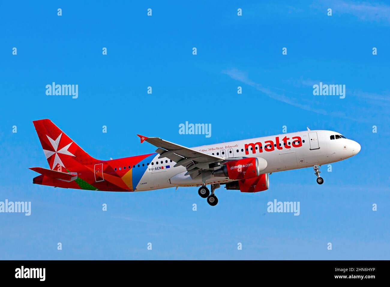 Airmalta airbus a320 hi-res stock photography and images - Alamy