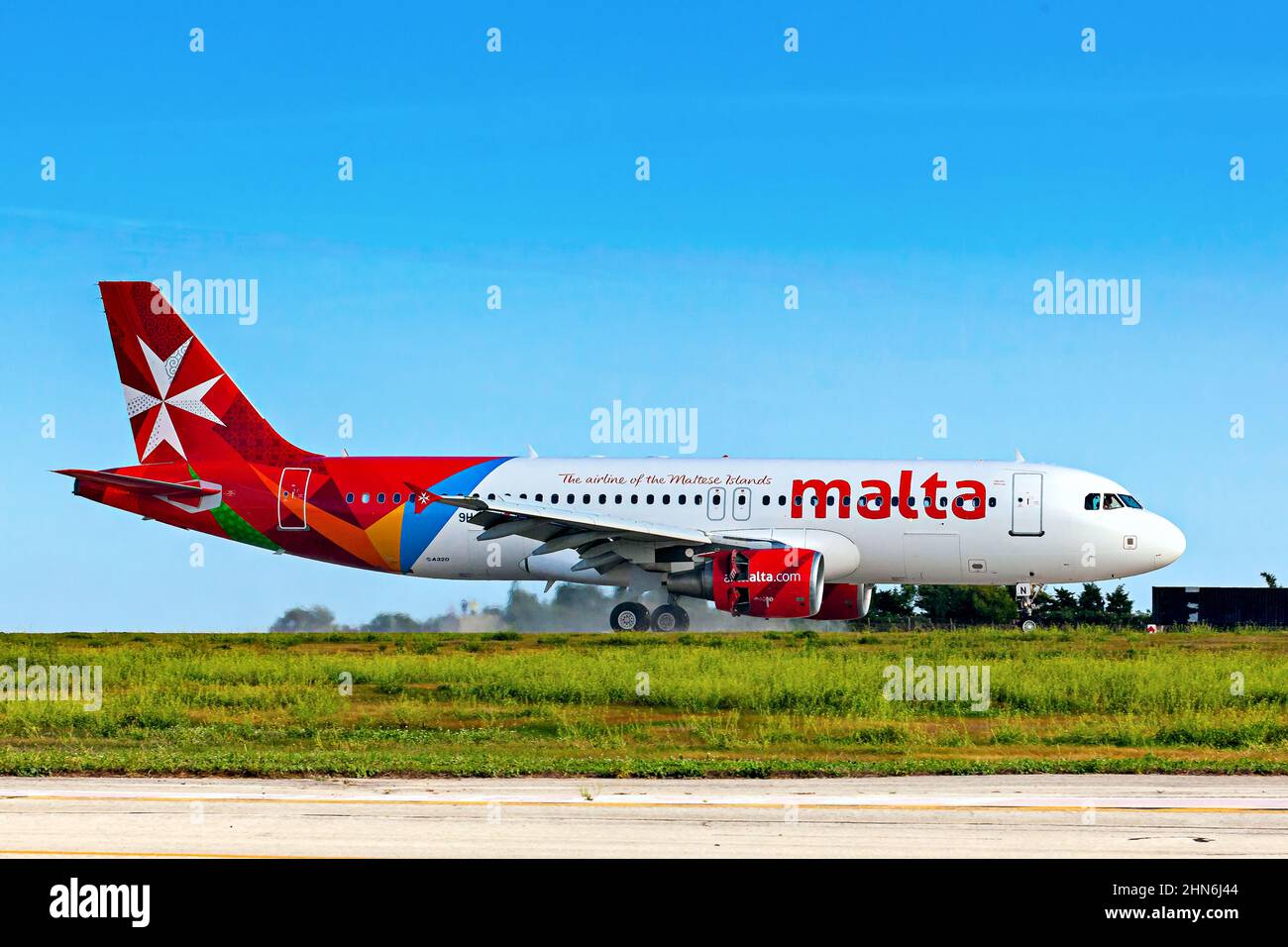 Airmalta aircraft hi-res stock photography and images - Alamy
