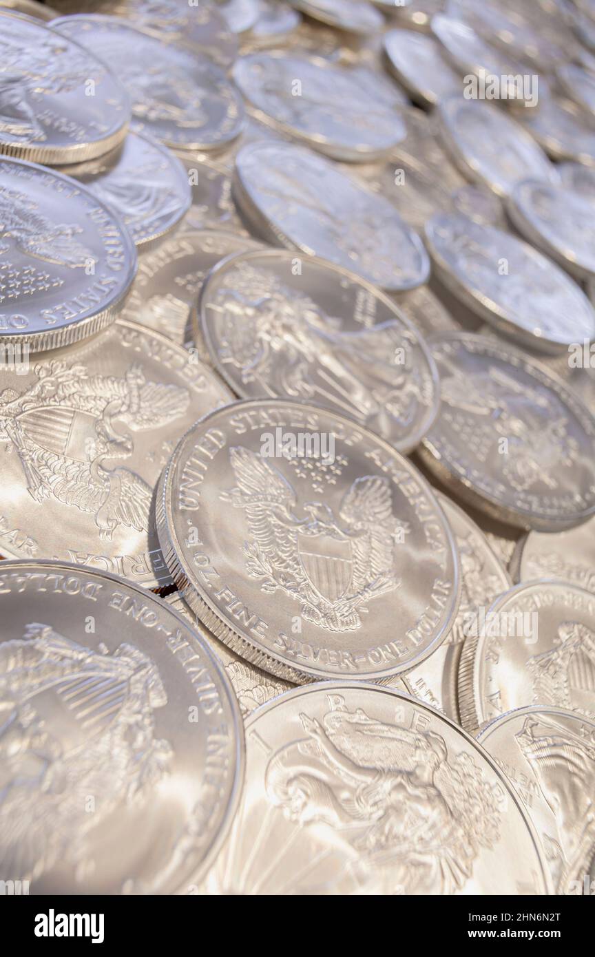 Coin street vertical hi-res stock photography and images - Alamy